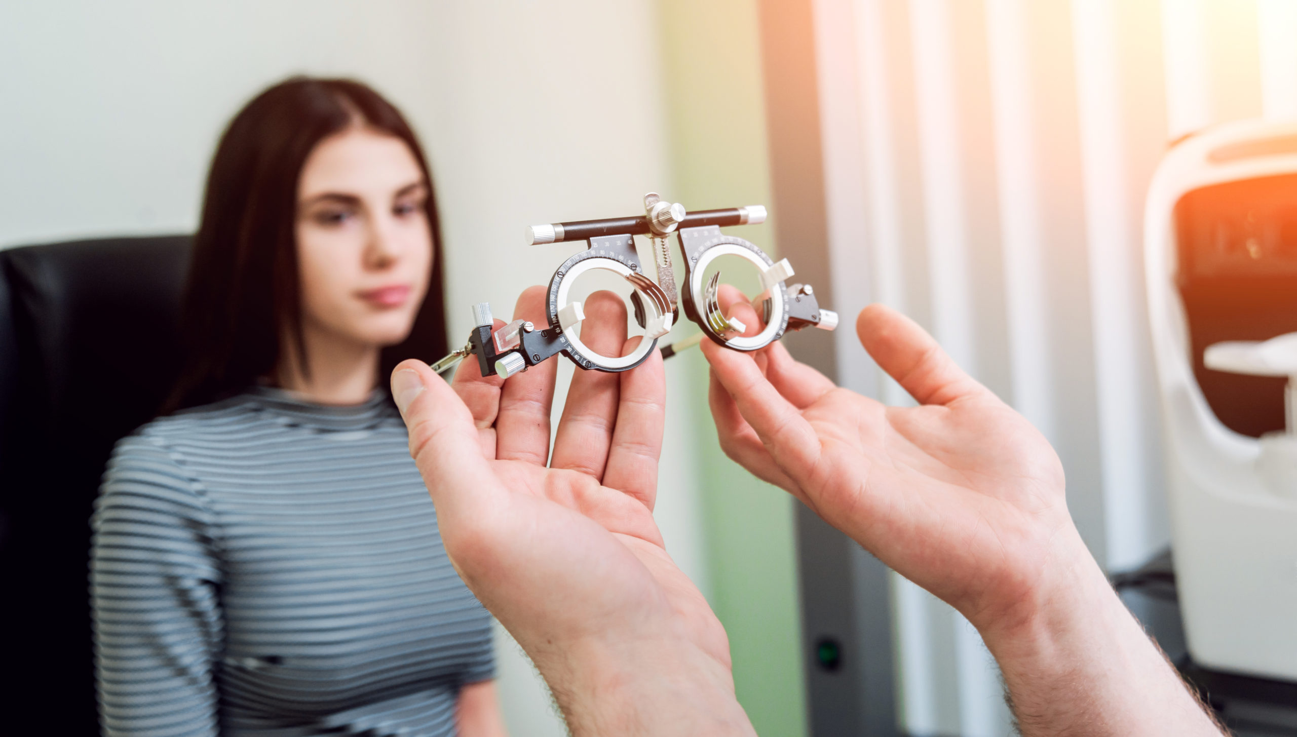 Do Patients Experience Light Senstivity After Cataract Surgery?